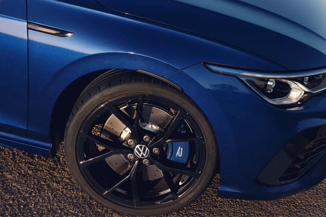 Der neue Golf 8 R „20 Years“ | VOLKSWAGEN